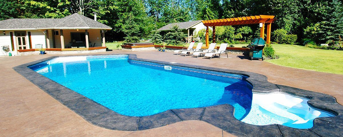 The Advantages of Constructing a Vinyl Pool | Jones Pools